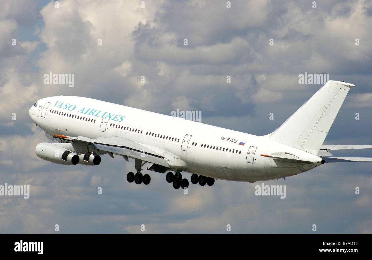 A chartered Ilyushin Il 86 Camber jetliner Stock Photo - Alamy