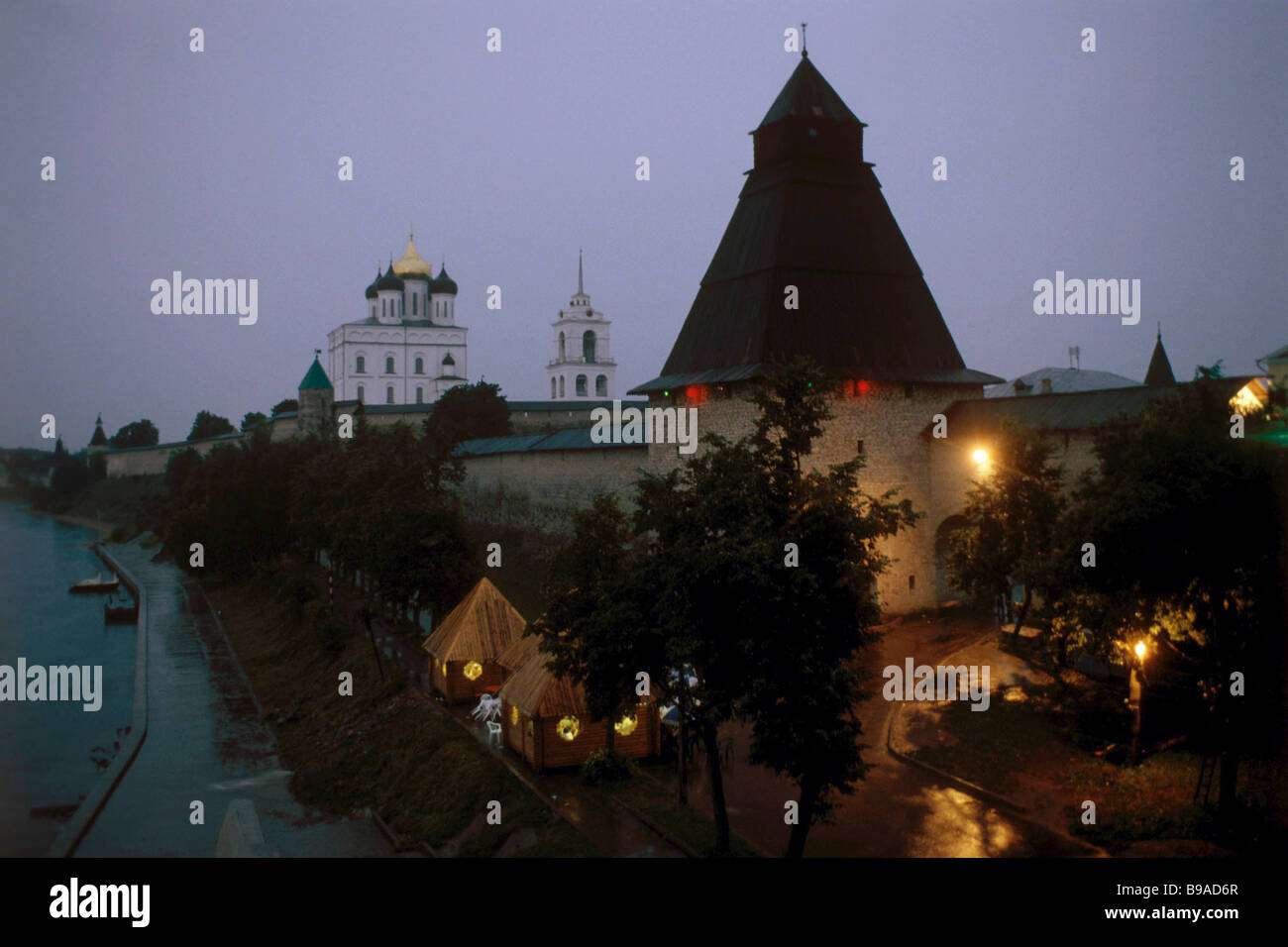 The Pskov Kremlin by night Stock Photo - Alamy