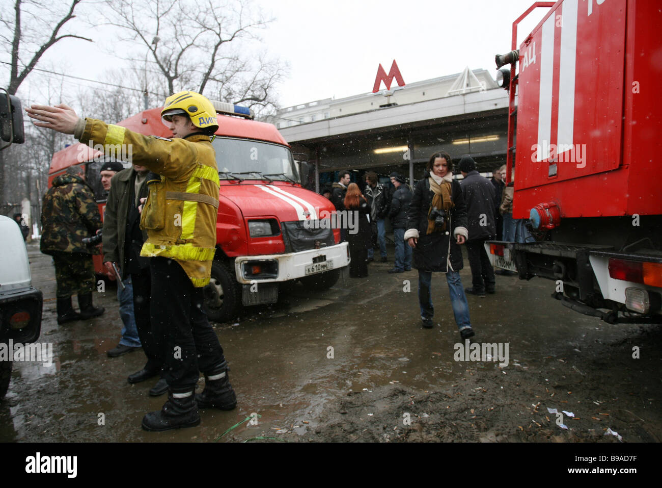A load bearing pile collapsed between the Sokol and Voikovskaya ...