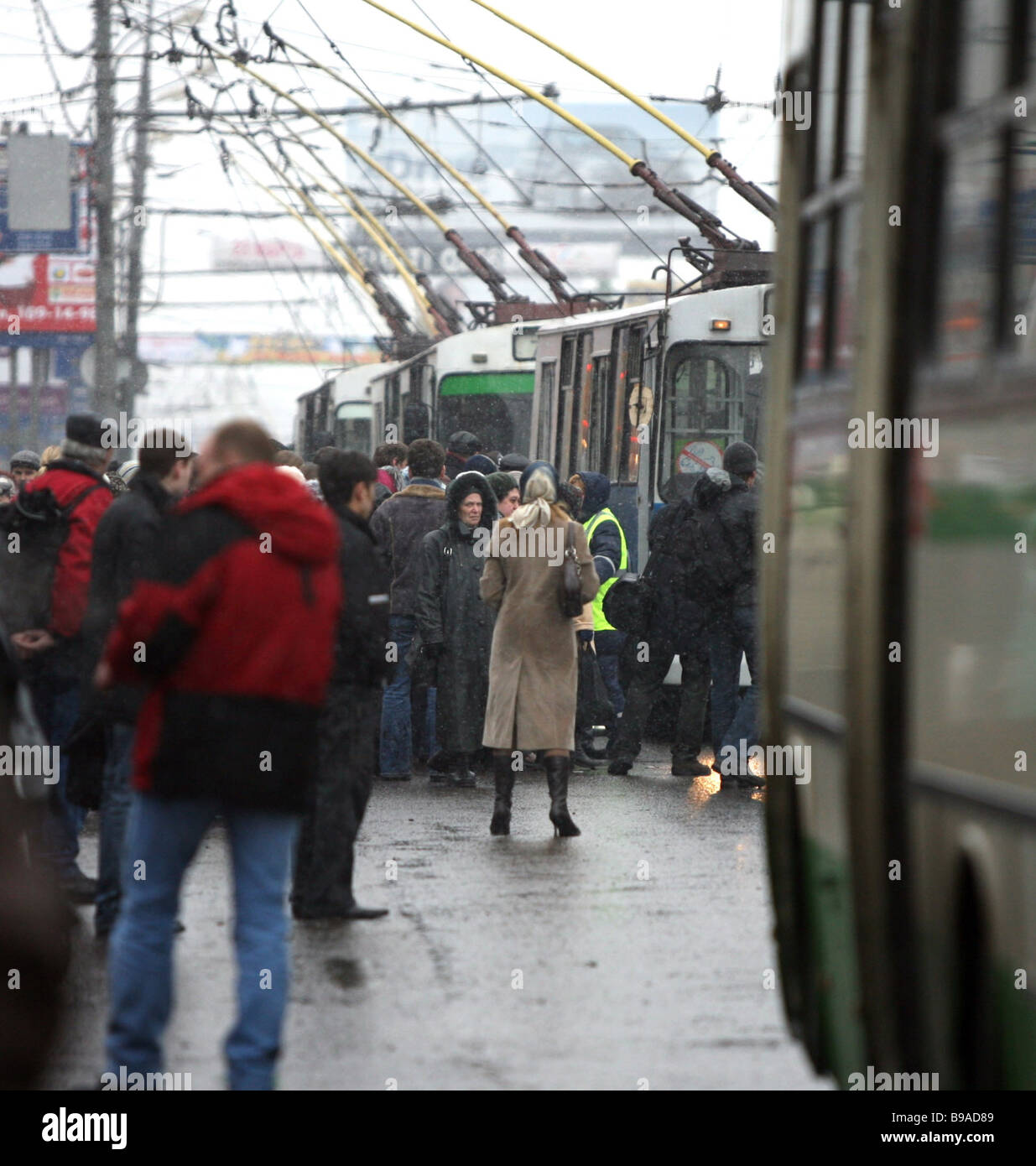 A load bearing pile collapsed between the Sokol and Voikovskaya ...