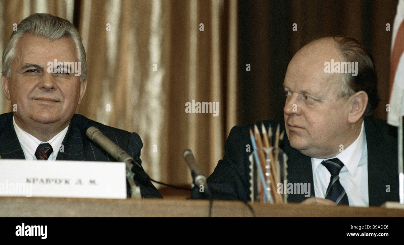 Ukrainian President Leonid Kravchuk left and Belorussian Supreme Soviet ...