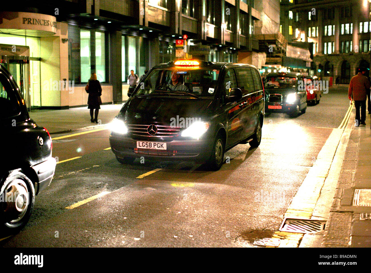 Black mercedes car in hi-res stock photography and images - Alamy
