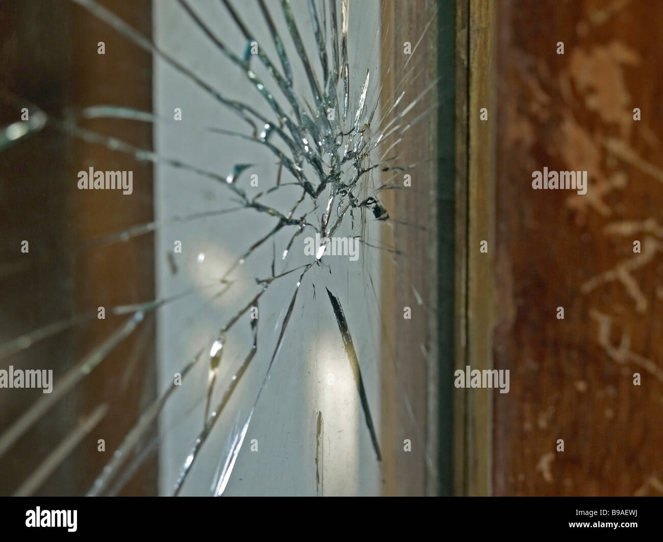 broken window by a assumedly housebreaking burglary in a house in Fürth ...