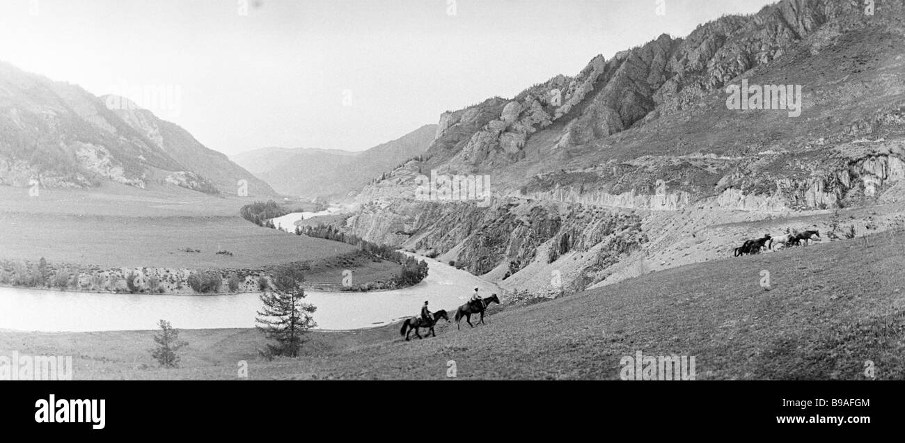 Chuya river valley Stock Photo - Alamy