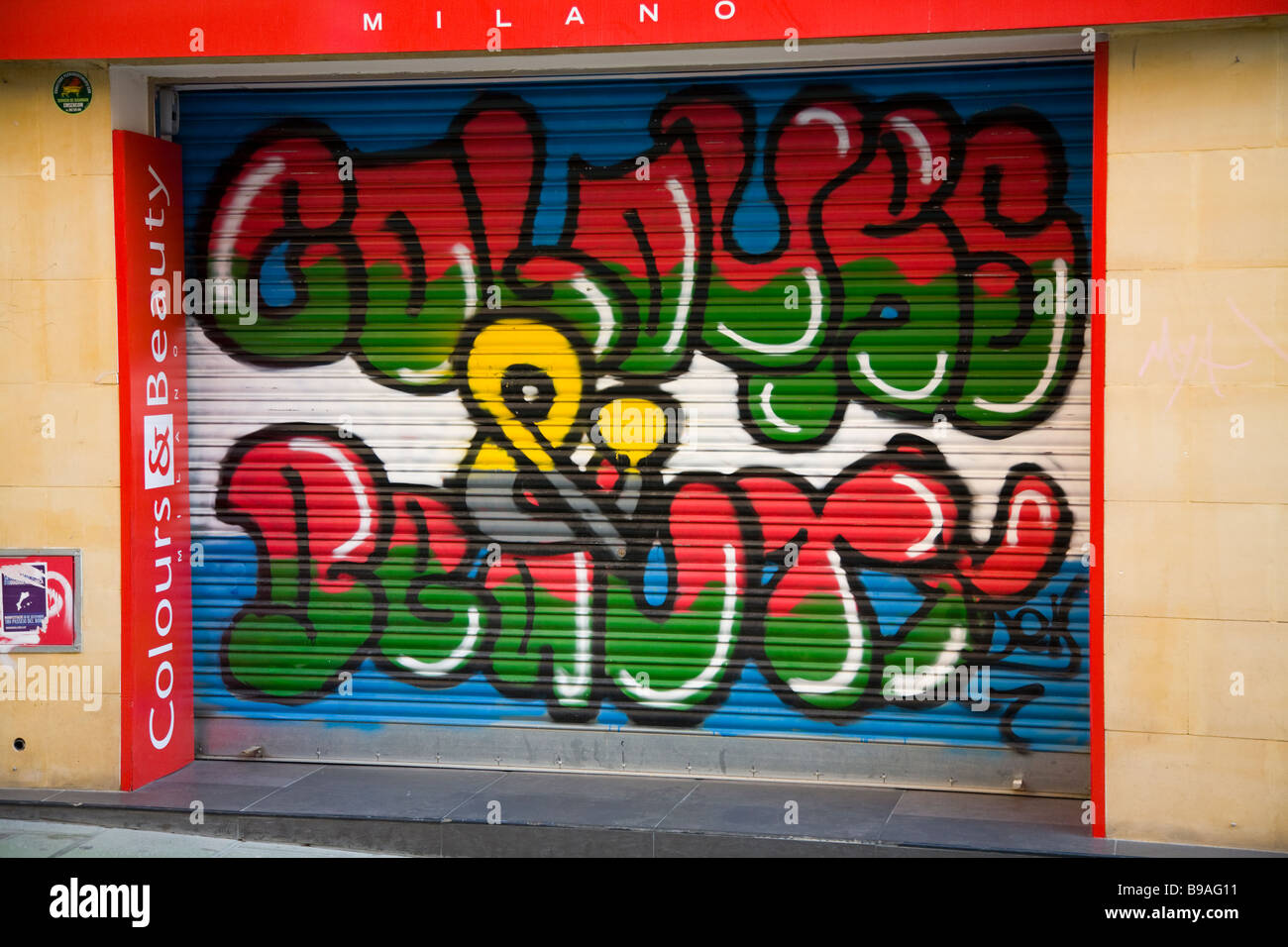 Shop security hi-res stock photography and images - Alamy