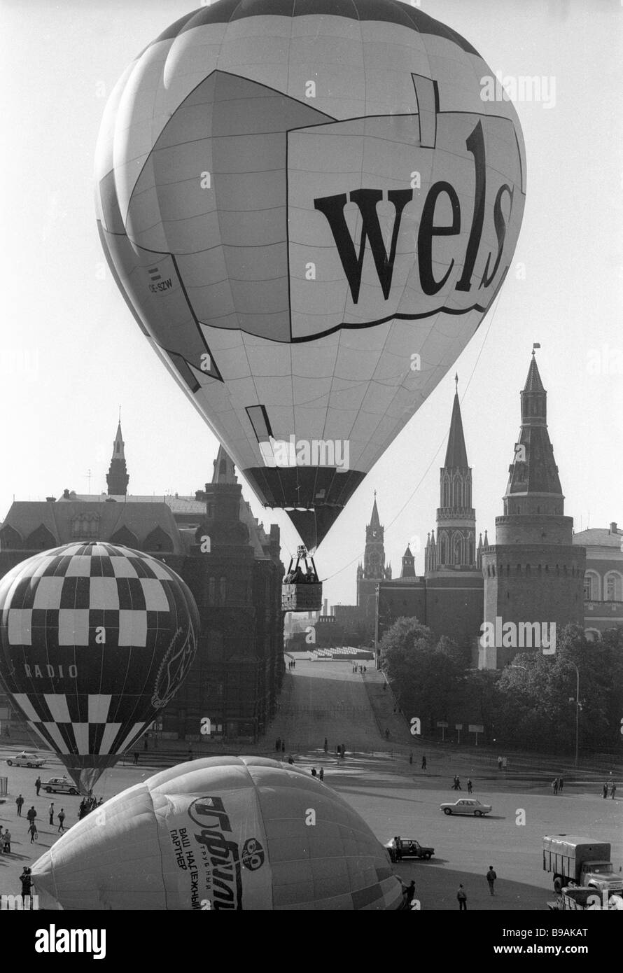 International balloon festival in Red Square Moscow Stock Photo - Alamy