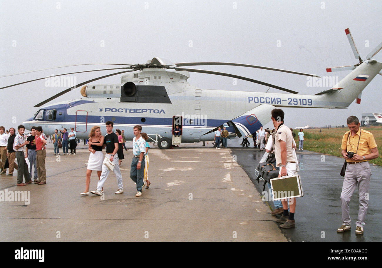 Mil Mi 26 Halo multi role helicopter on display at Mosaeroshow 92 ...