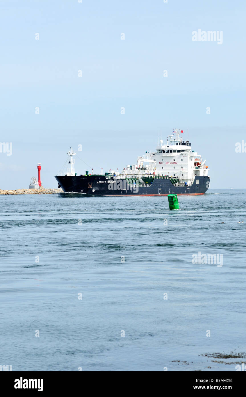 Shipping channel markers hi-res stock photography and images - Alamy
