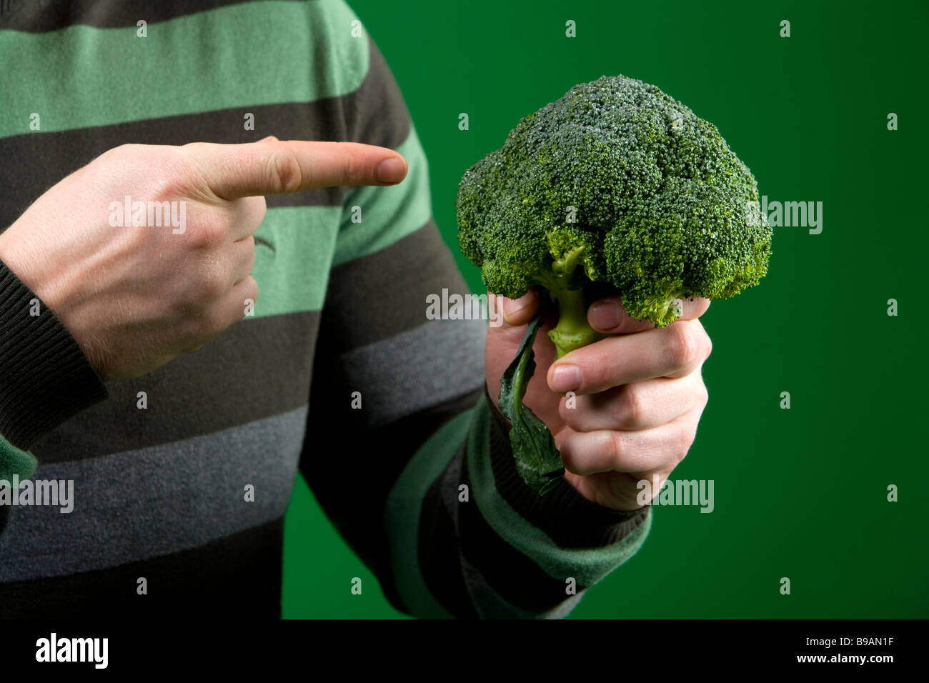 Single broccoli cut out hi-res stock photography and images - Alamy