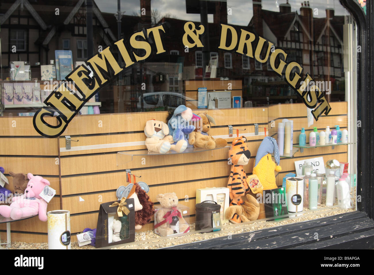 Chemist and druggest hi-res stock photography and images - Alamy