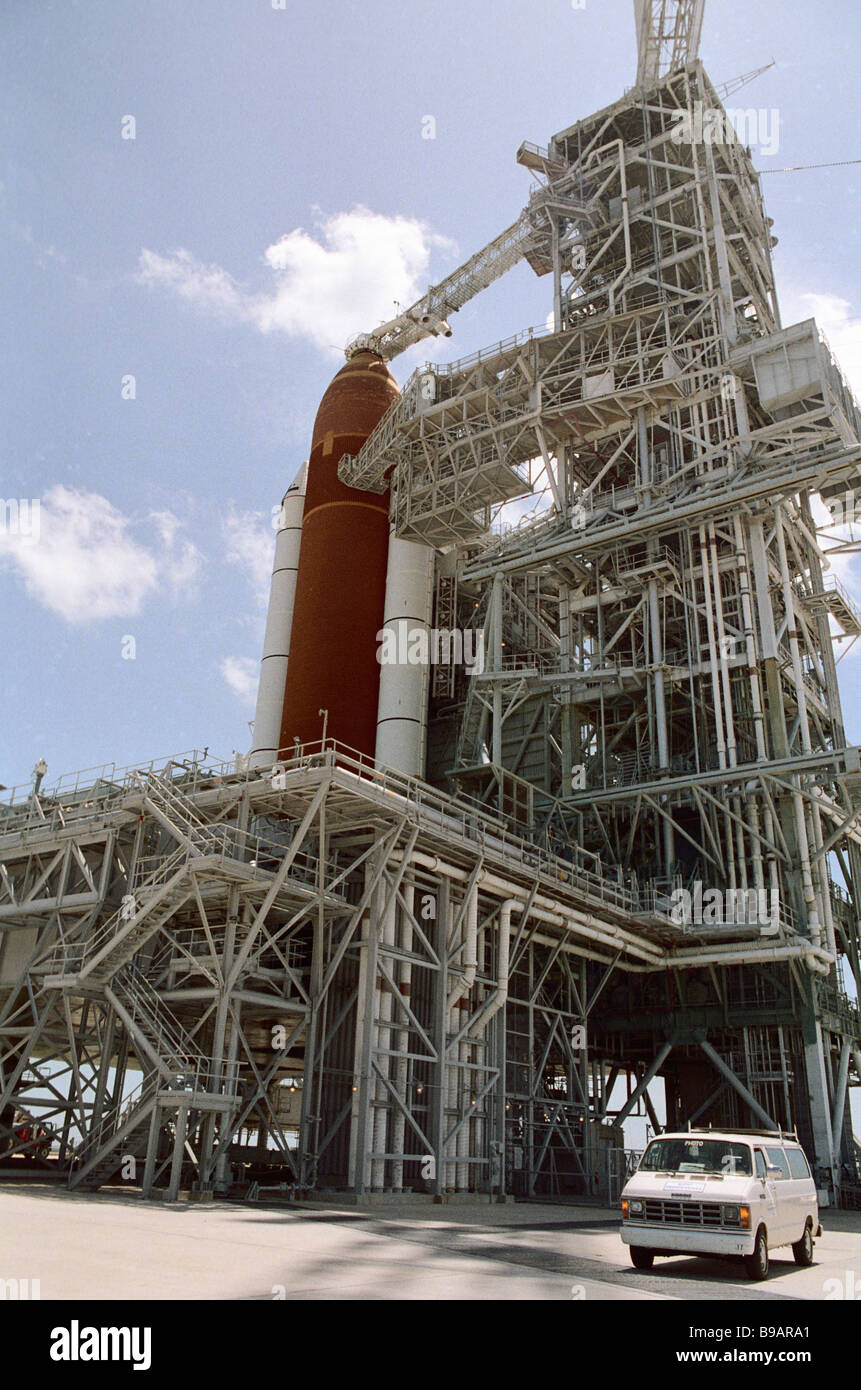 Shuttle spacecraft before launch Stock Photo - Alamy