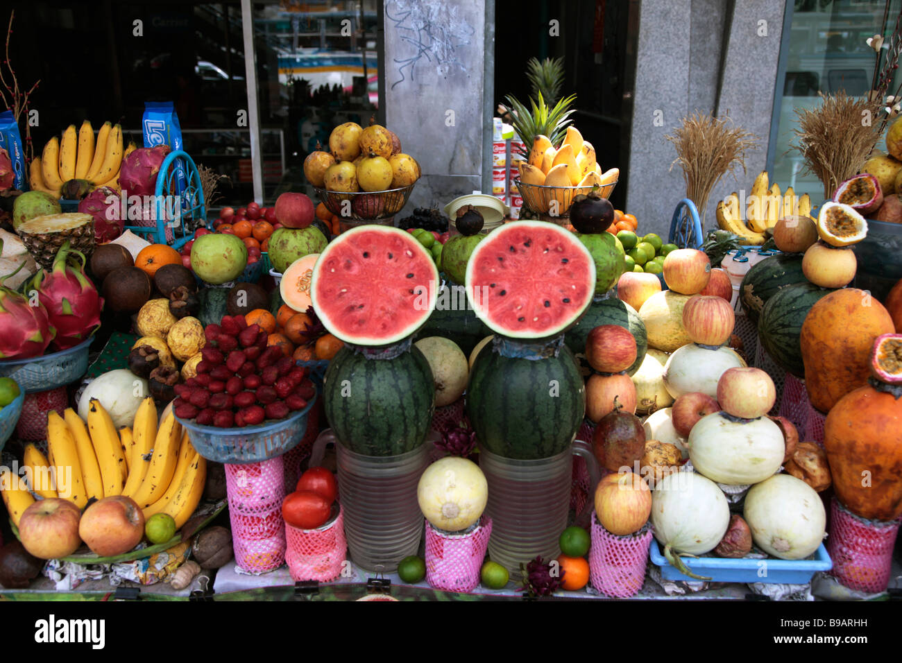 Tropical fruit stall on Bangkok street, Thailand Stock Photo - Alamy