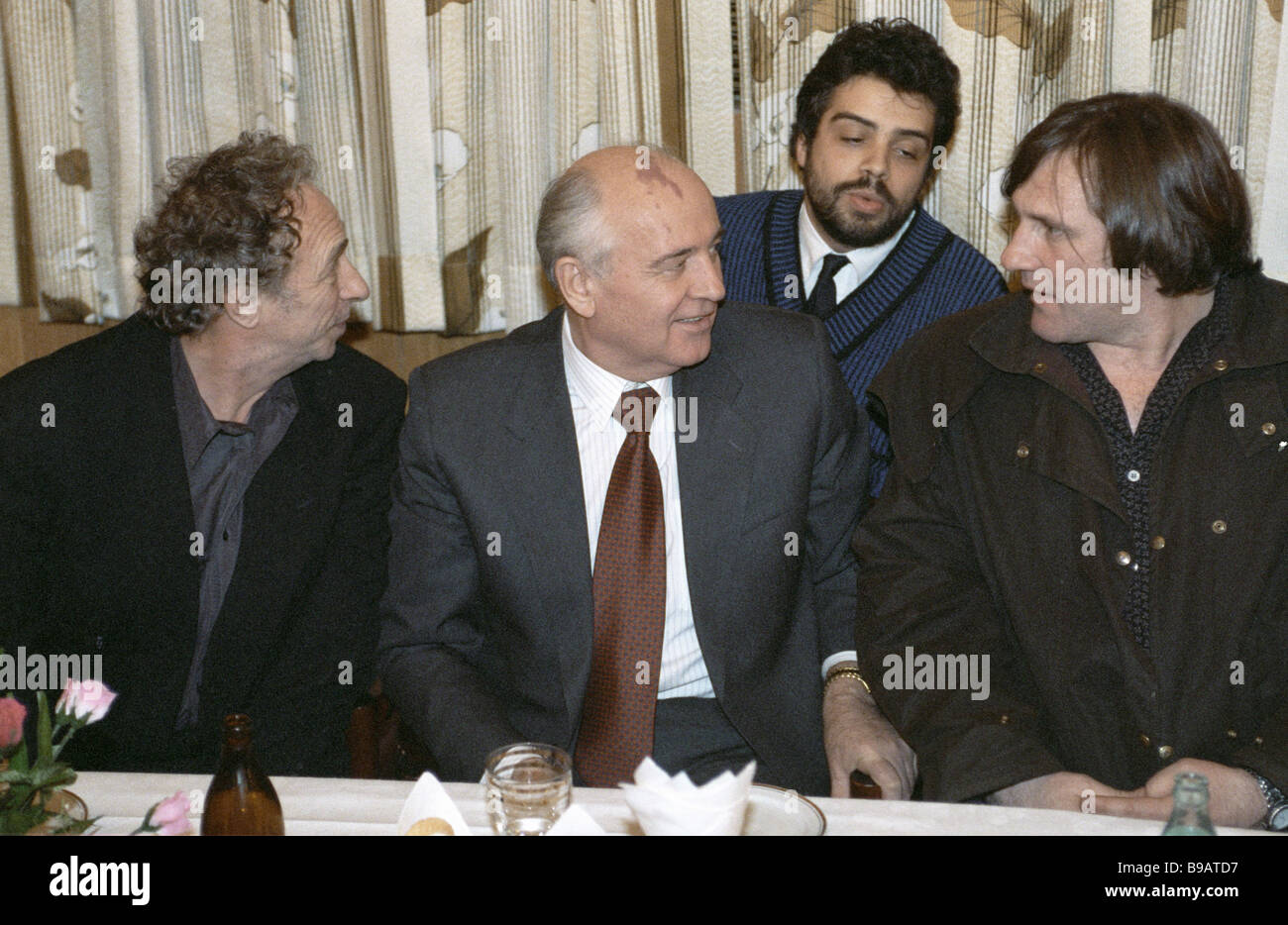 Former Soviet President Mikhail Gorbachev centre with French actors ...