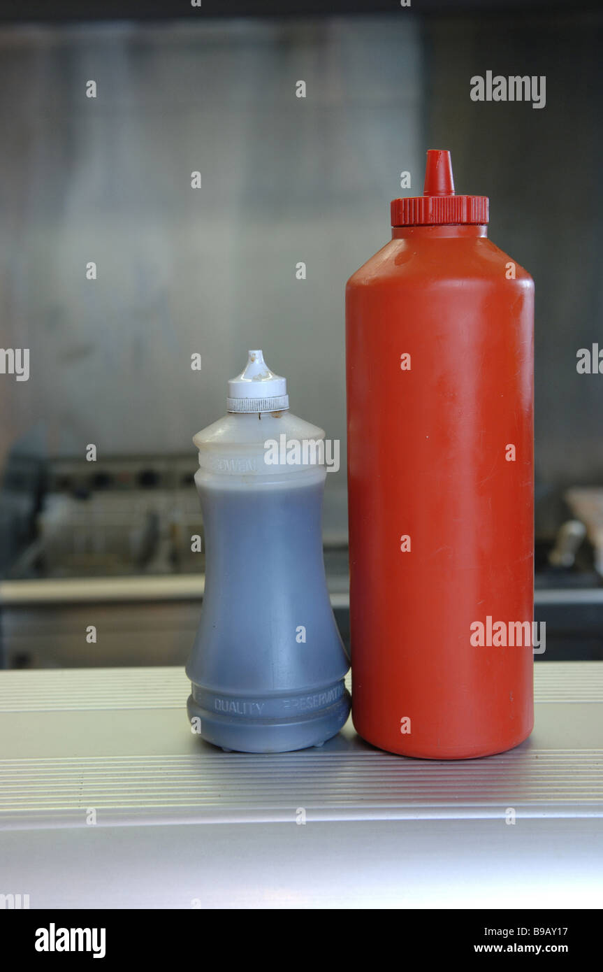 Chippy vinegar hi-res stock photography and images - Alamy