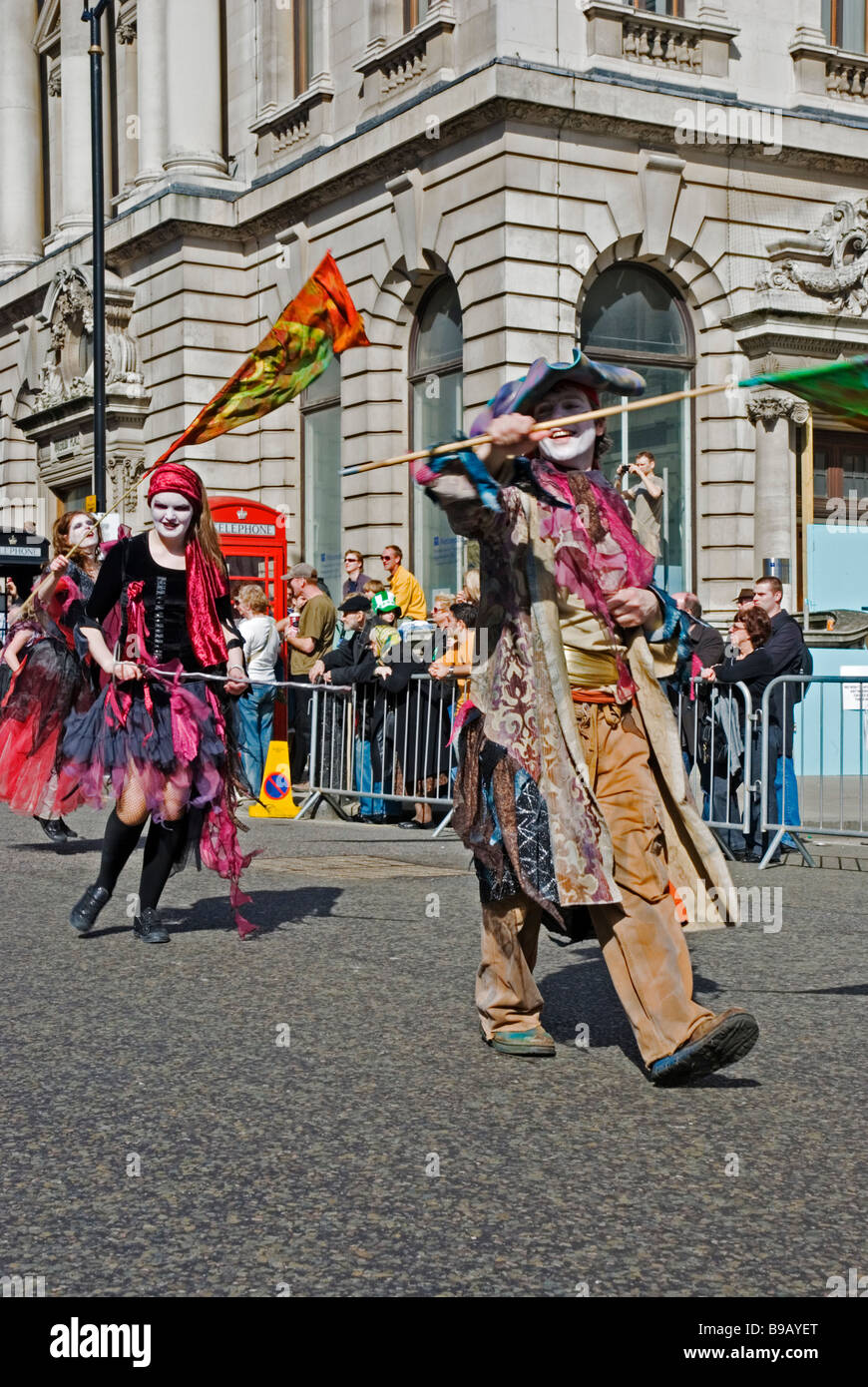London uk traditional costume hi-res stock photography and images - Alamy
