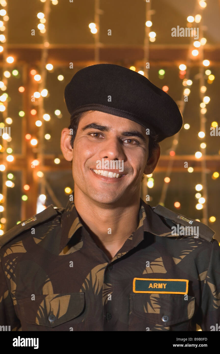 Portrait indian army soldier hi-res stock photography and images - Alamy