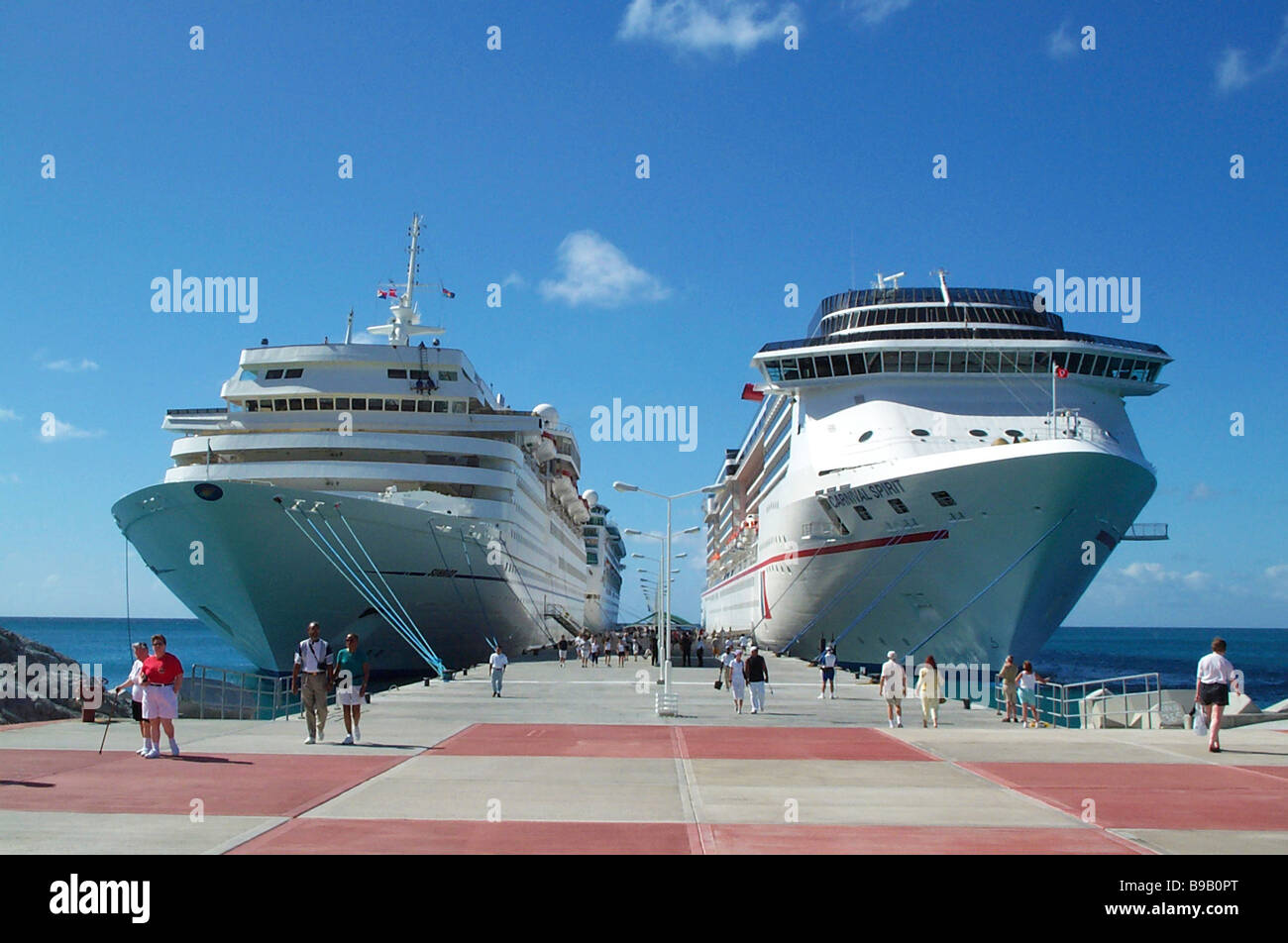 2 cruise ships moored side by side Stock Photo - Alamy