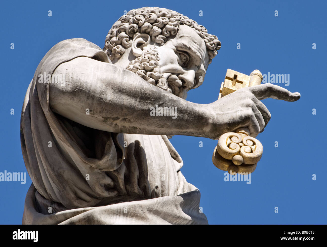 Statue of St Peter and front of St Peter's at the Vatican, Rome Stock ...