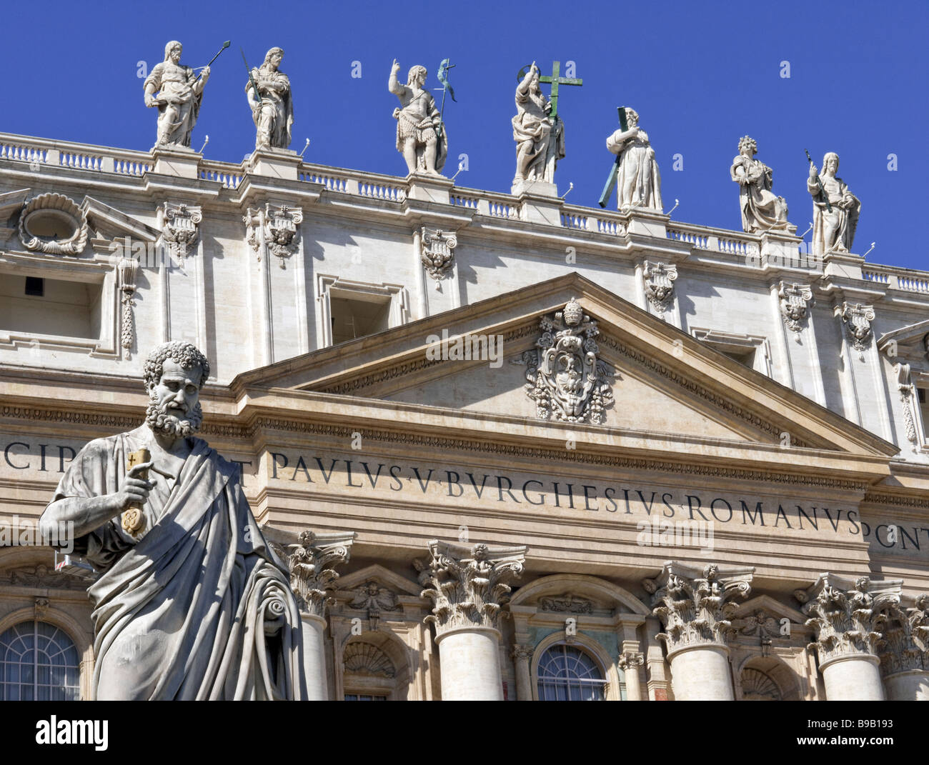 Statue of St Peter and front of St Peter's at the Vatican, Rome Stock ...
