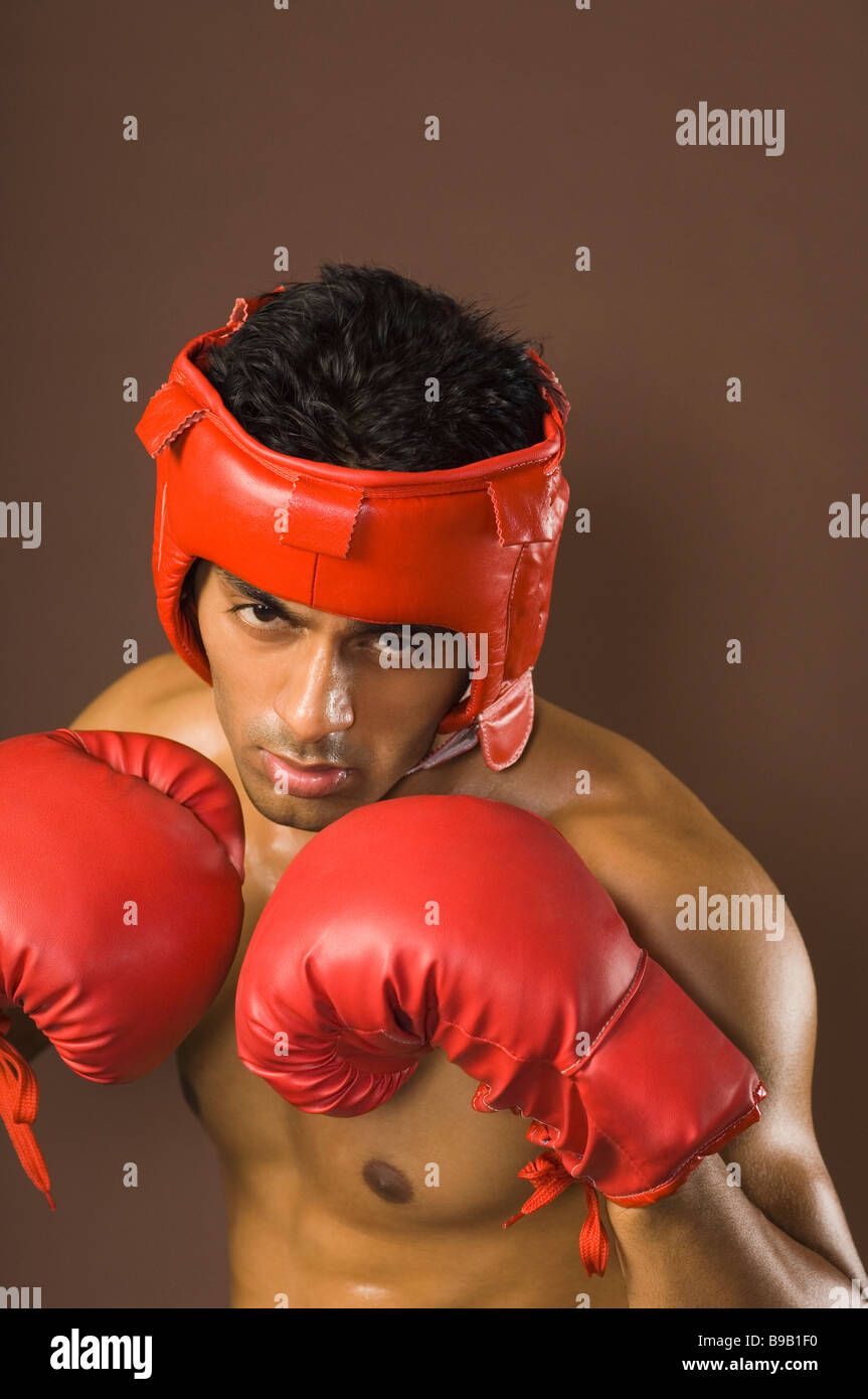 Portrait of a boxer practicing Stock Photo - Alamy