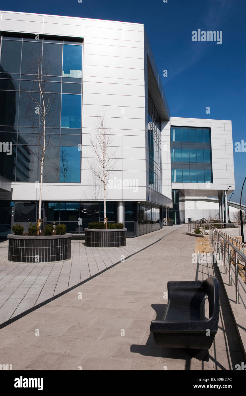 Campus building hi-res stock photography and images - Alamy