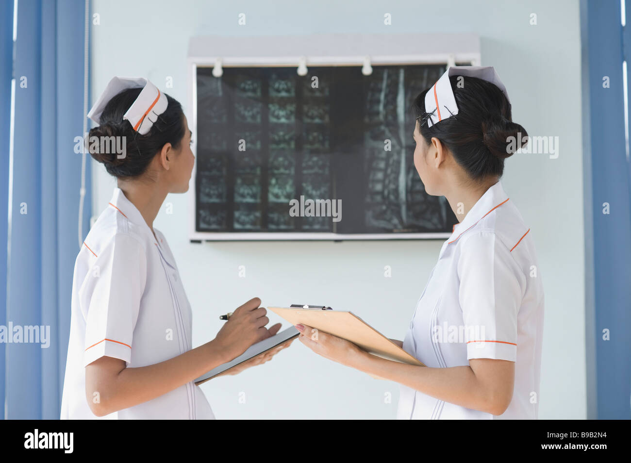 Female nurses hi-res stock photography and images - Alamy