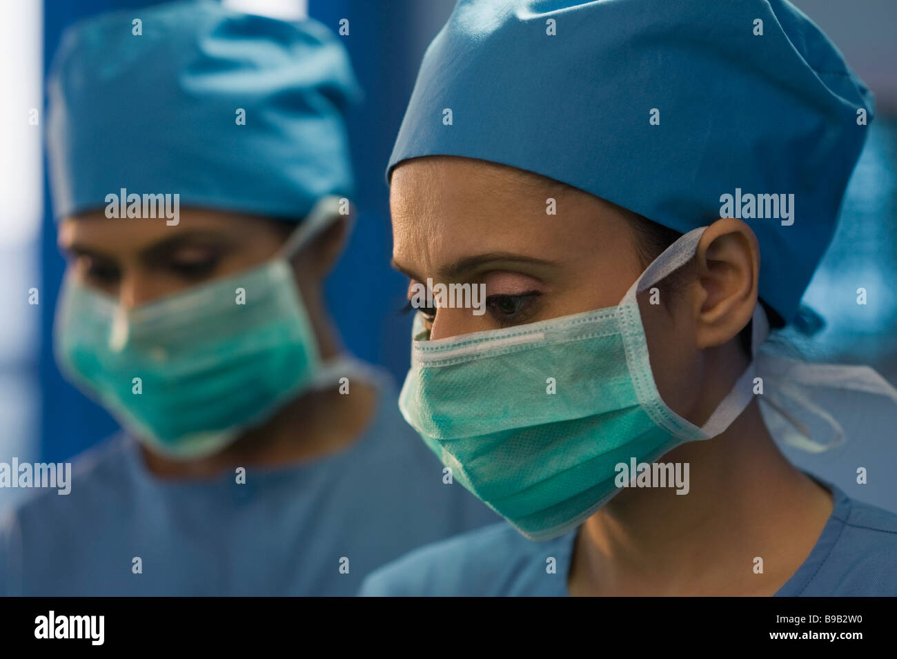 Two female surgeons Stock Photo - Alamy