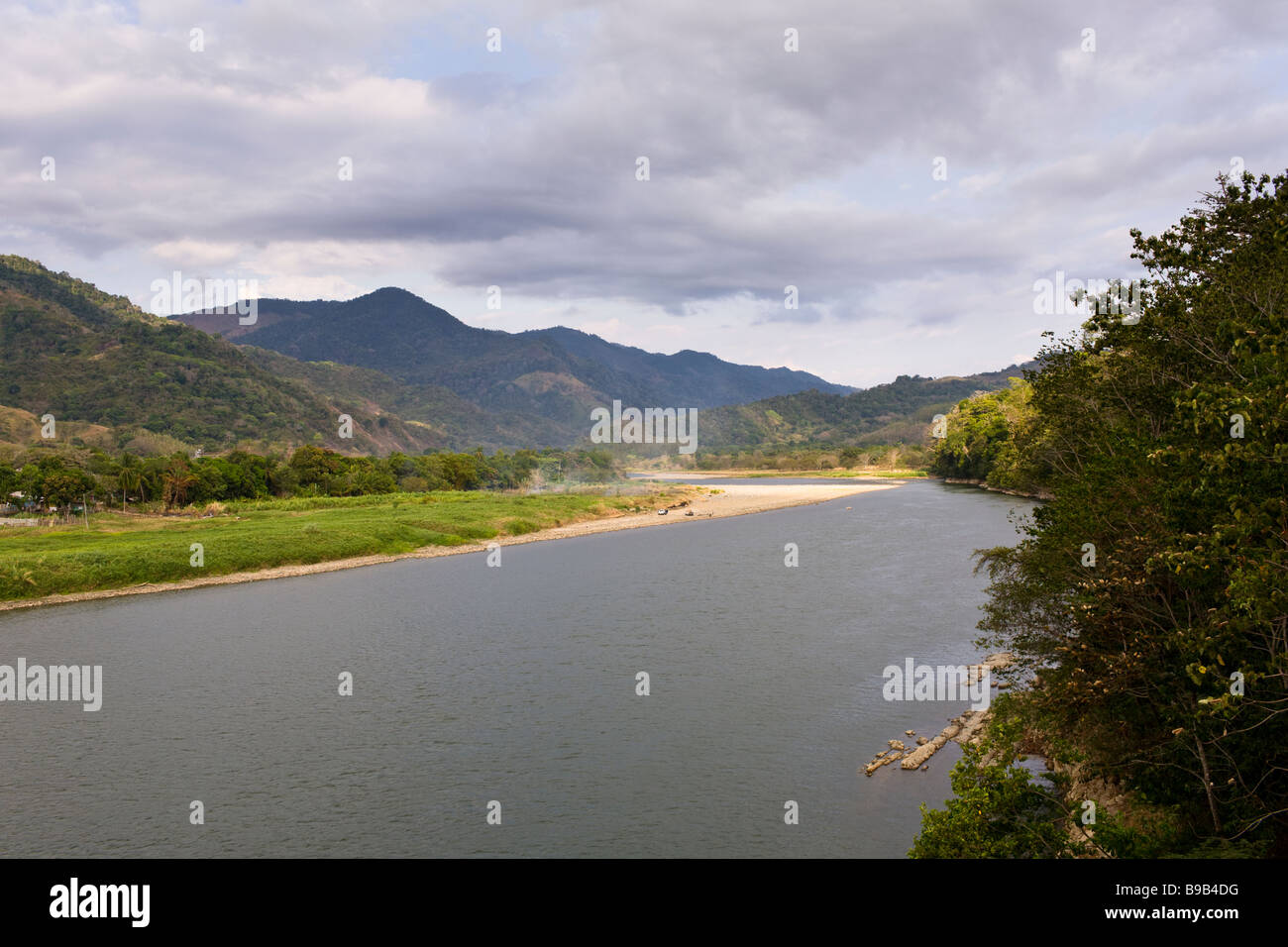View of mountains and the Rio Grande de Terraba, the longest river in ...