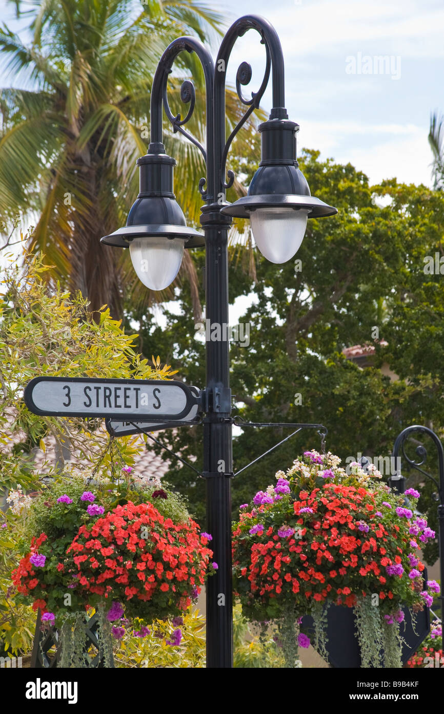 Third street naples florida hi-res stock photography and images - Alamy