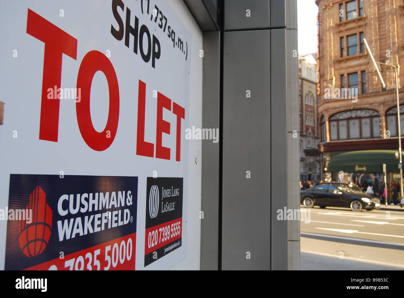 Shop to let sign hi-res stock photography and images - Alamy