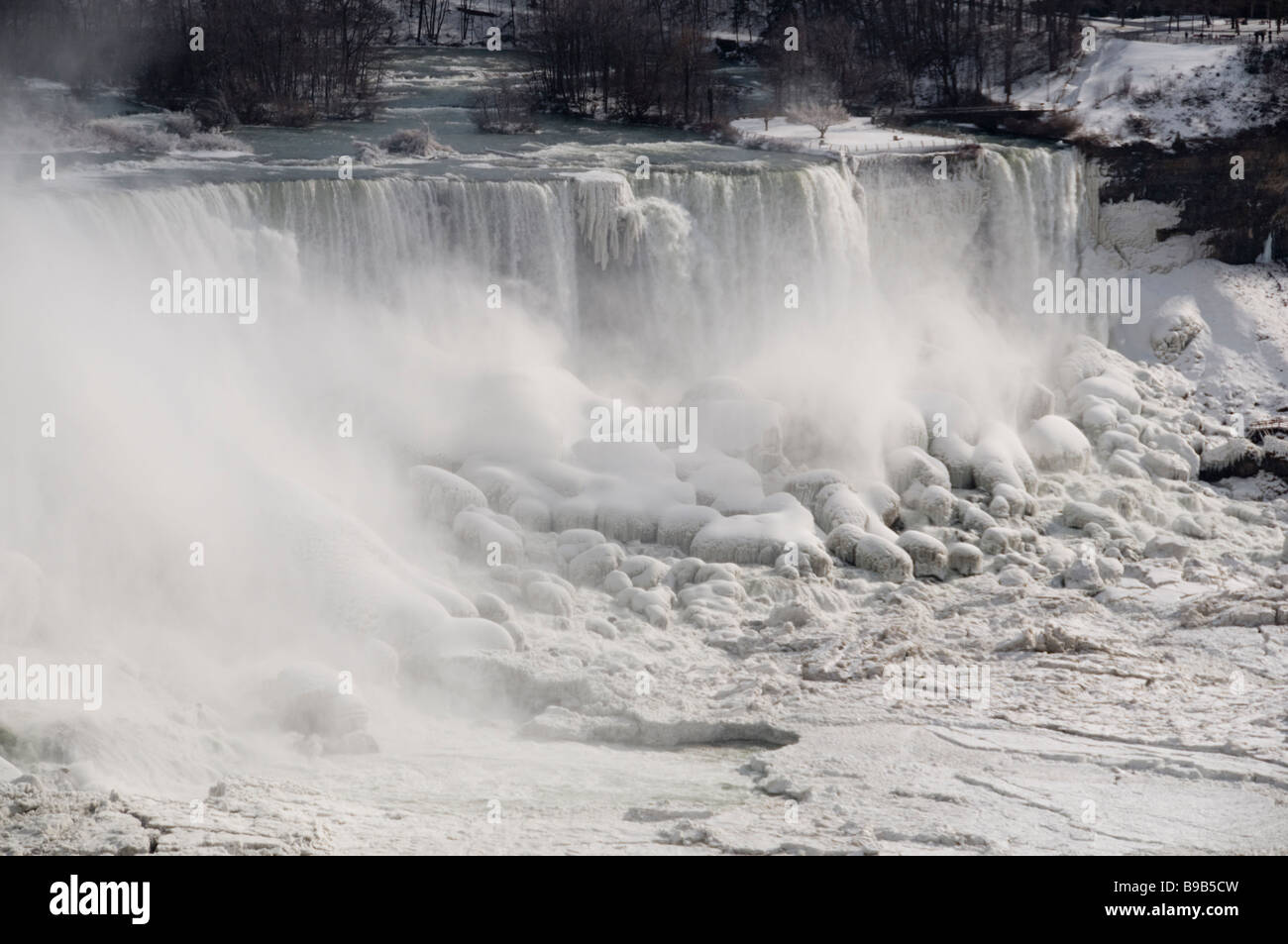 American falls ice and snow hi-res stock photography and images - Alamy