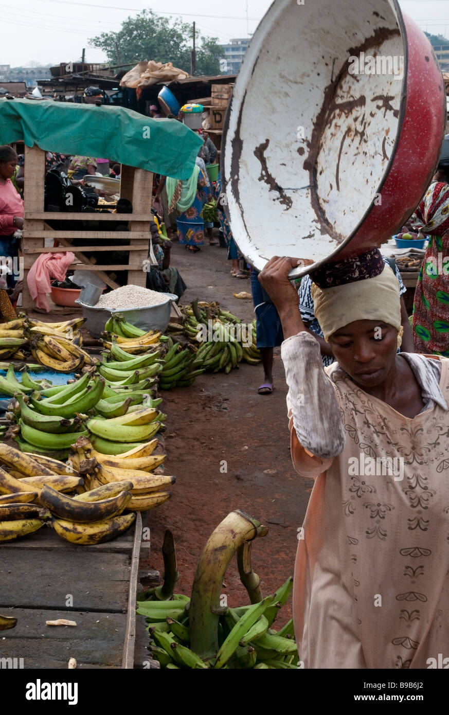 Western Africa Central Ghana Kumasi Kejita market is the largest market ...
