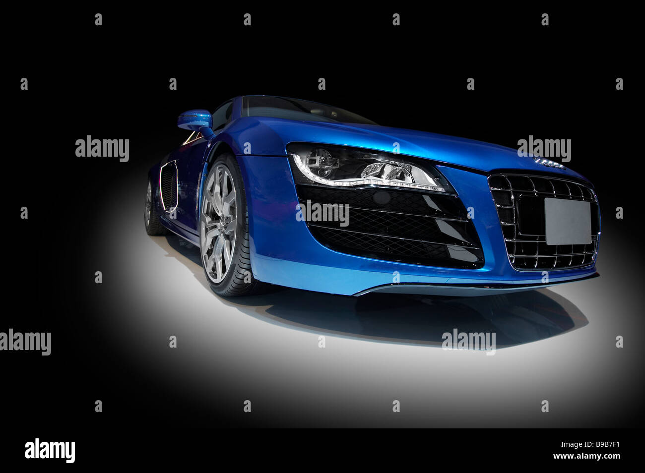 2010 blue Audi r8 v10 Stock Photo - Alamy