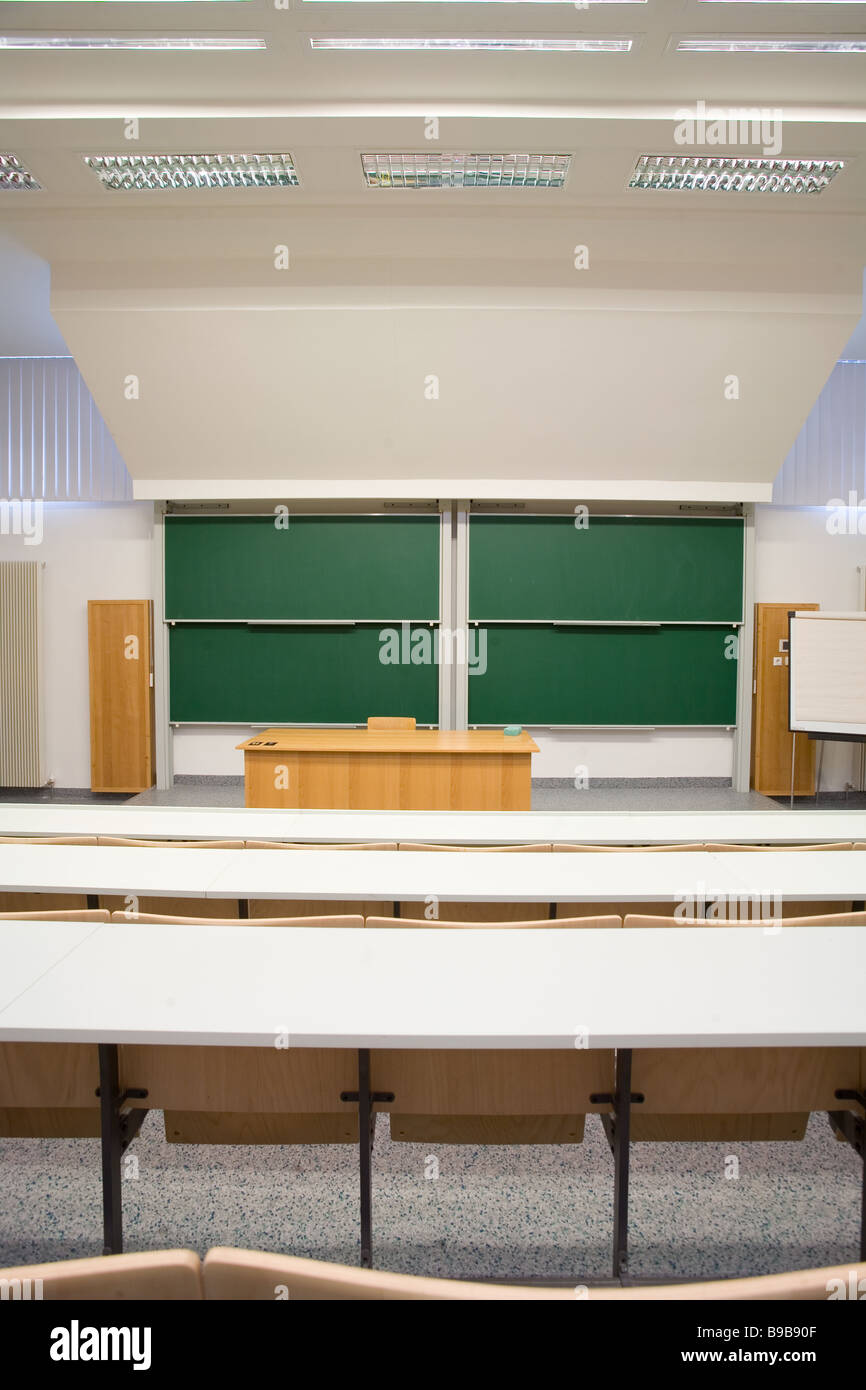 Classroom empty white board hi-res stock photography and images - Alamy