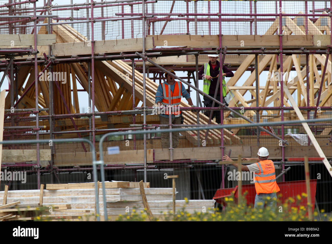 New housing estate being built by builders Stock Photo - Alamy
