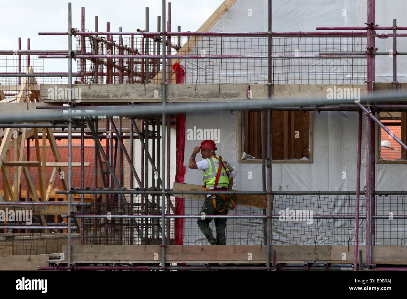 New housing estate being built by builders Stock Photo - Alamy