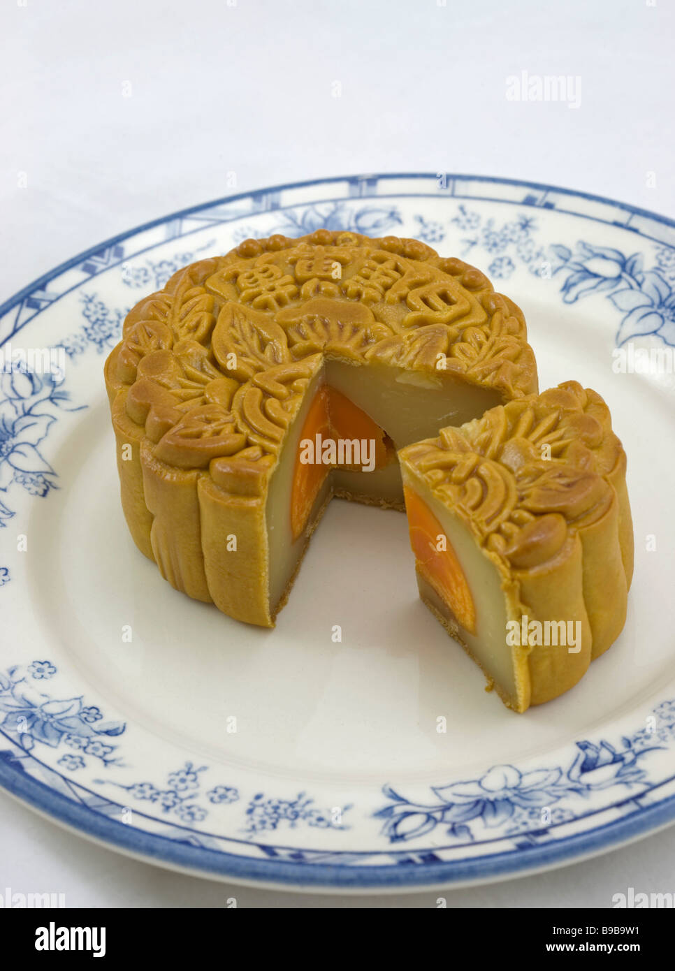 Mooncake with egg yoke Stock Photo - Alamy