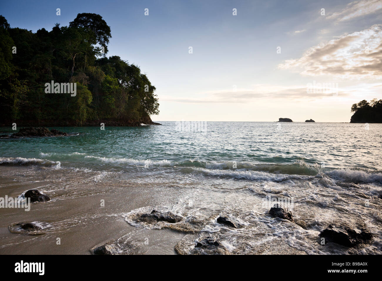 Puerto quepos hi-res stock photography and images - Alamy