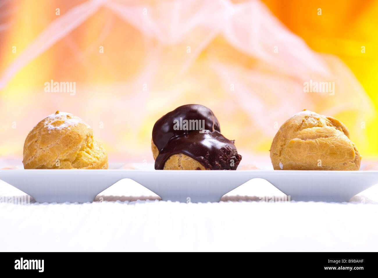 Vanilla puff pastry hi-res stock photography and images - Alamy