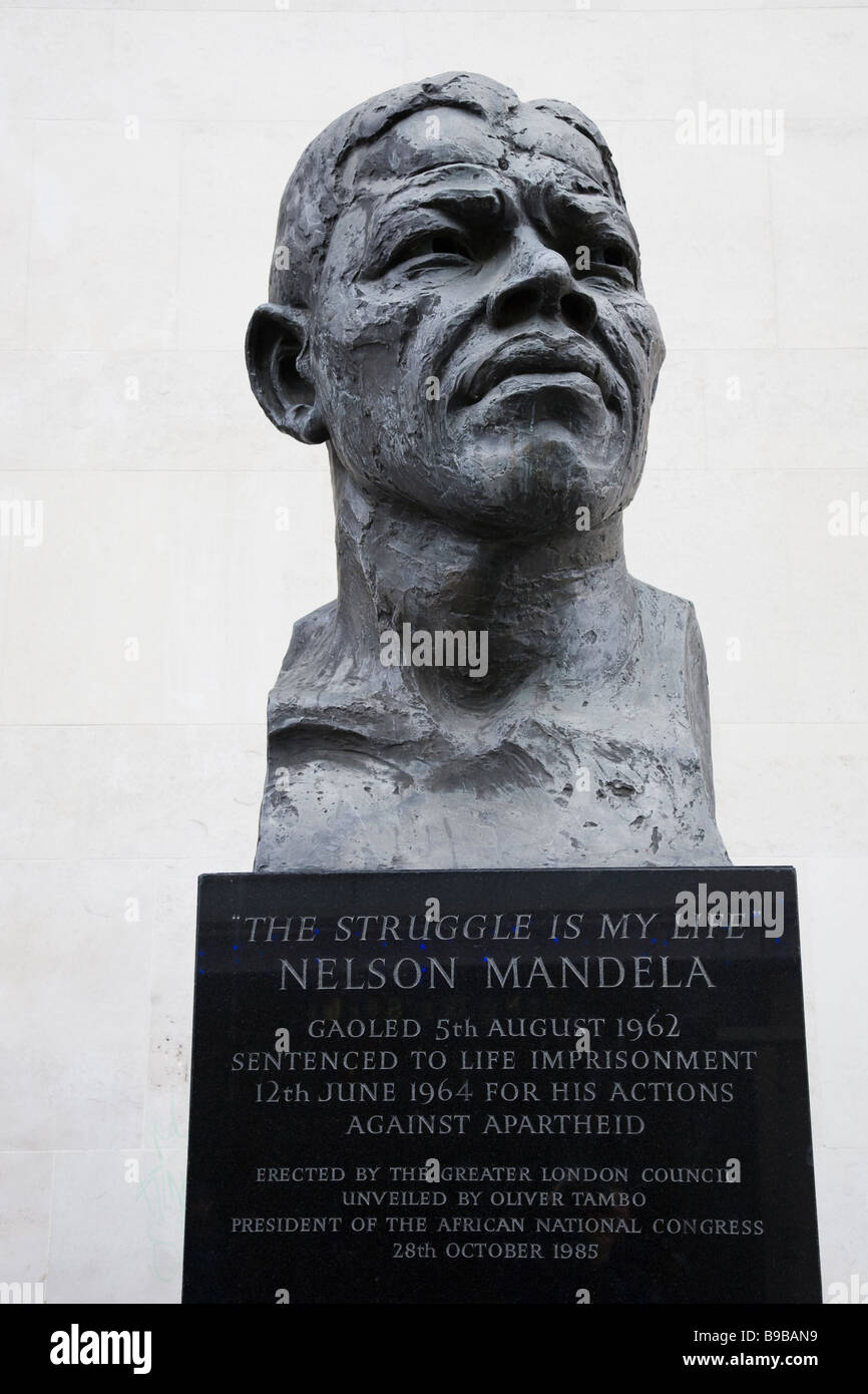 Nelson Mandela Monument, South Bank, London, UK Stock Photo - Alamy