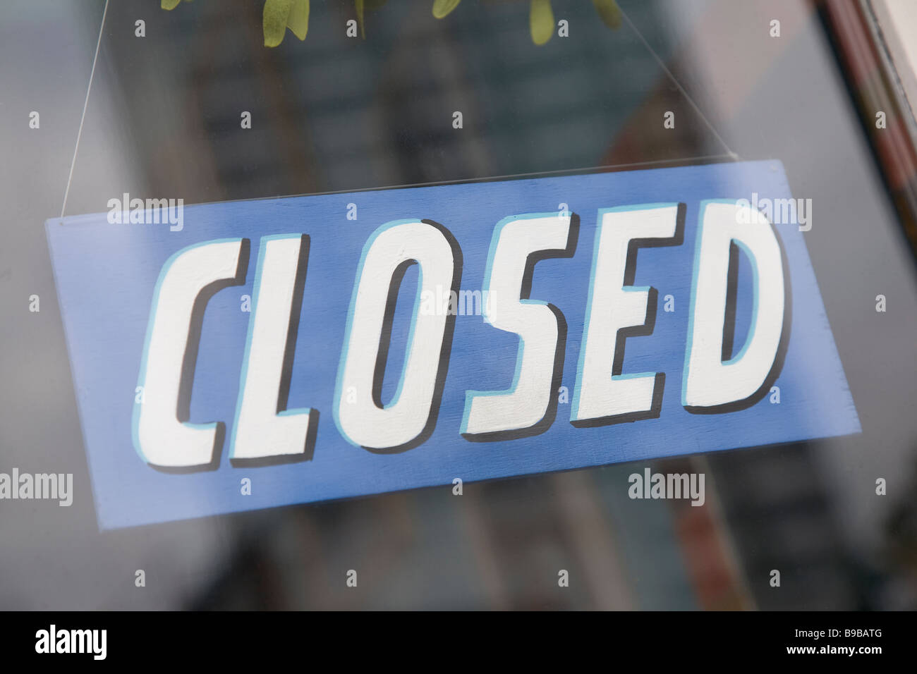 Closed shop sign hi-res stock photography and images - Alamy