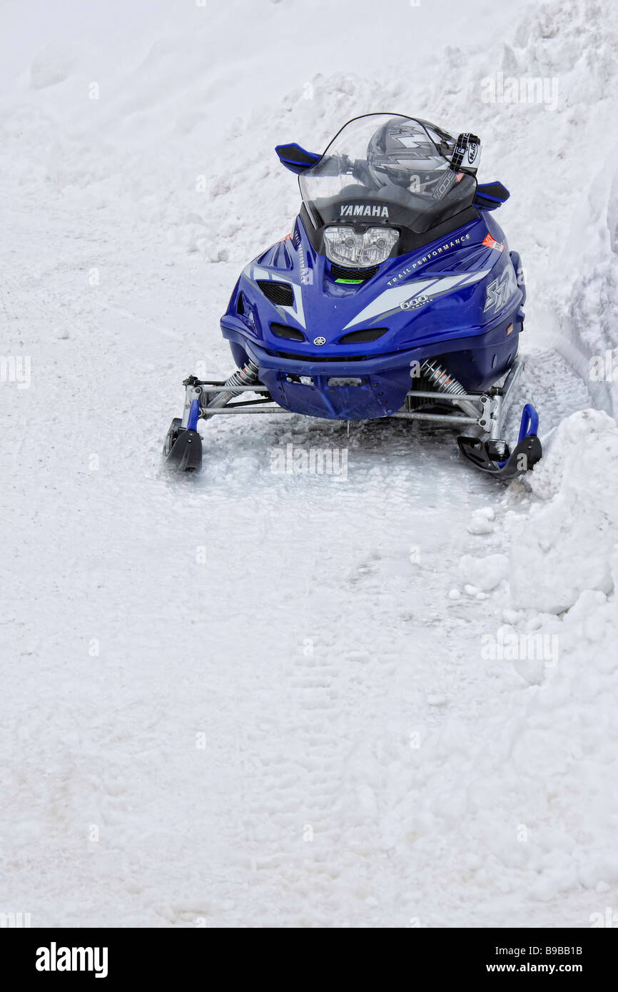 Inuit on his snowmobile hi-res stock photography and images - Alamy