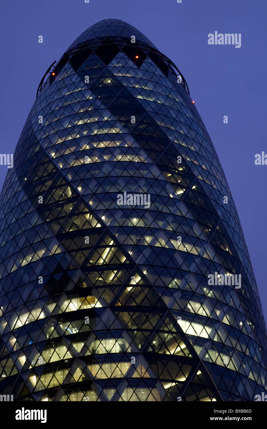 30 st mary axe glass tower block hi-res stock photography and images ...