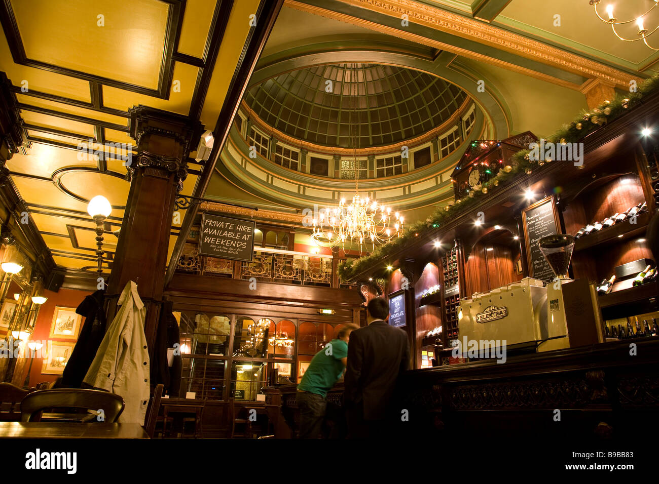 Typical Pub in the City, London, England, UK Stock Photo - Alamy