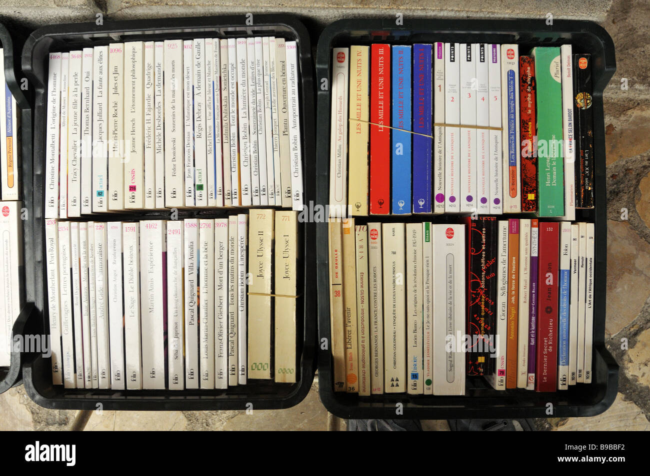 Book pile spines hi-res stock photography and images - Alamy