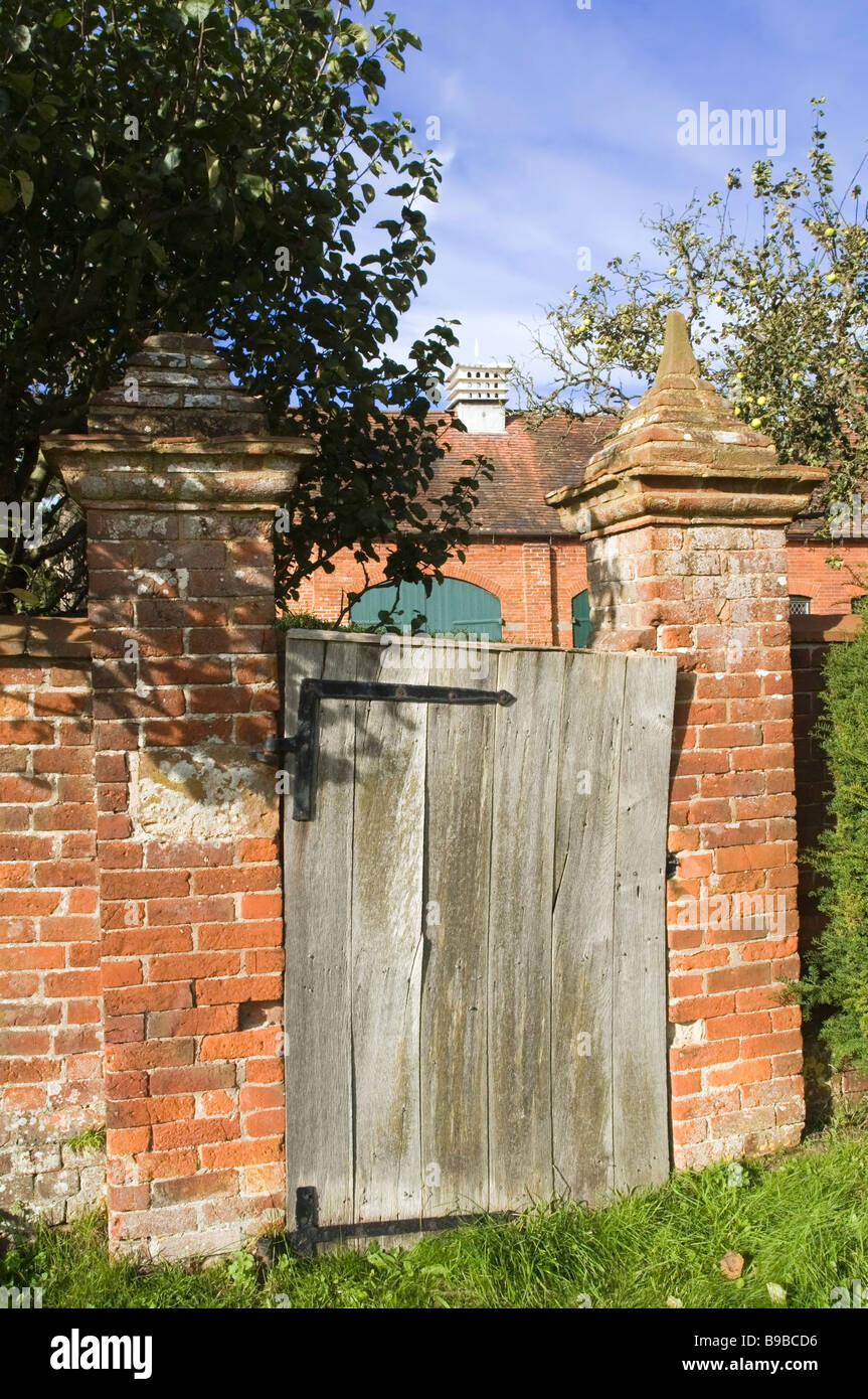 House security gate uk hi-res stock photography and images - Alamy