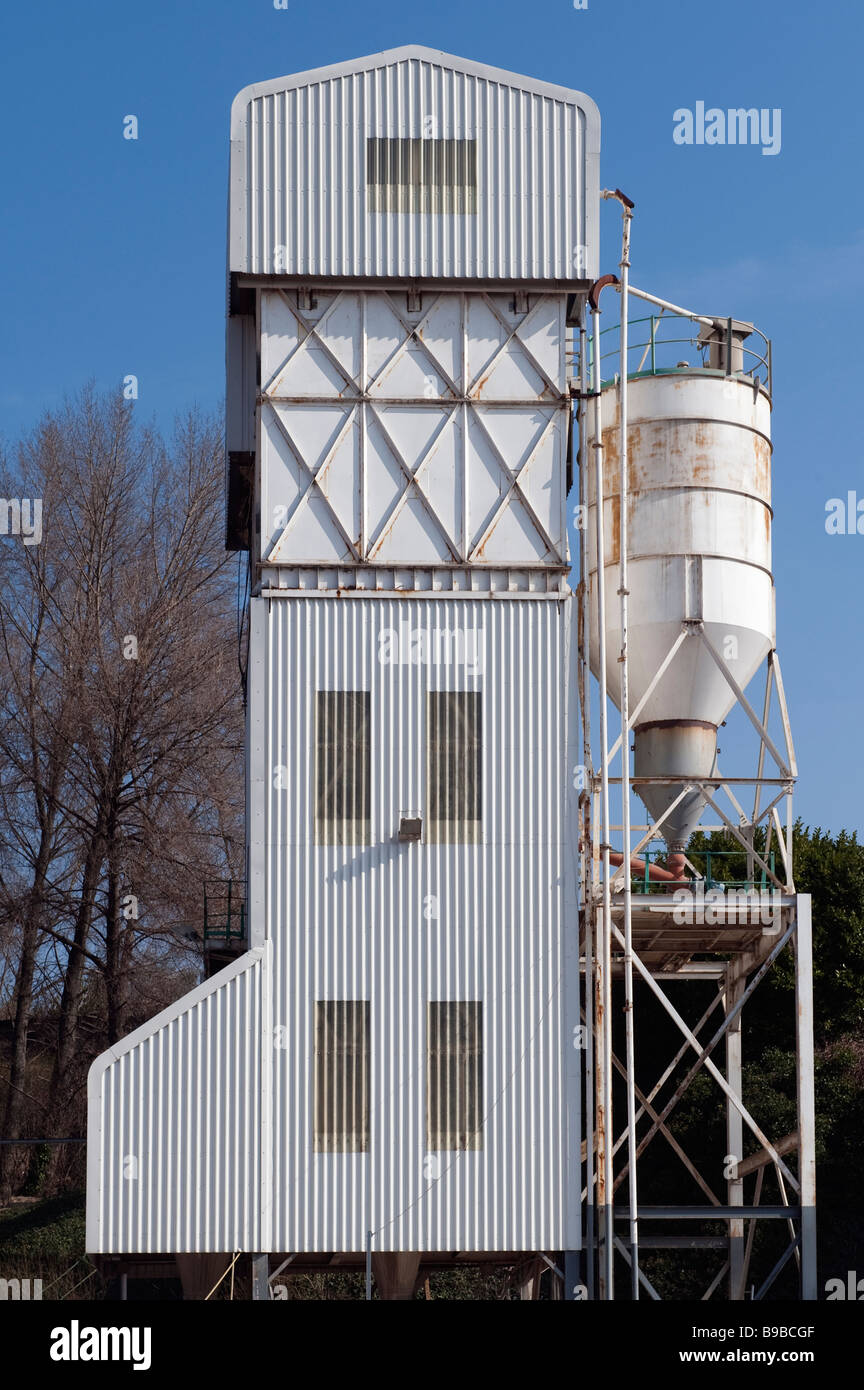 Concrete tower hi-res stock photography and images - Alamy