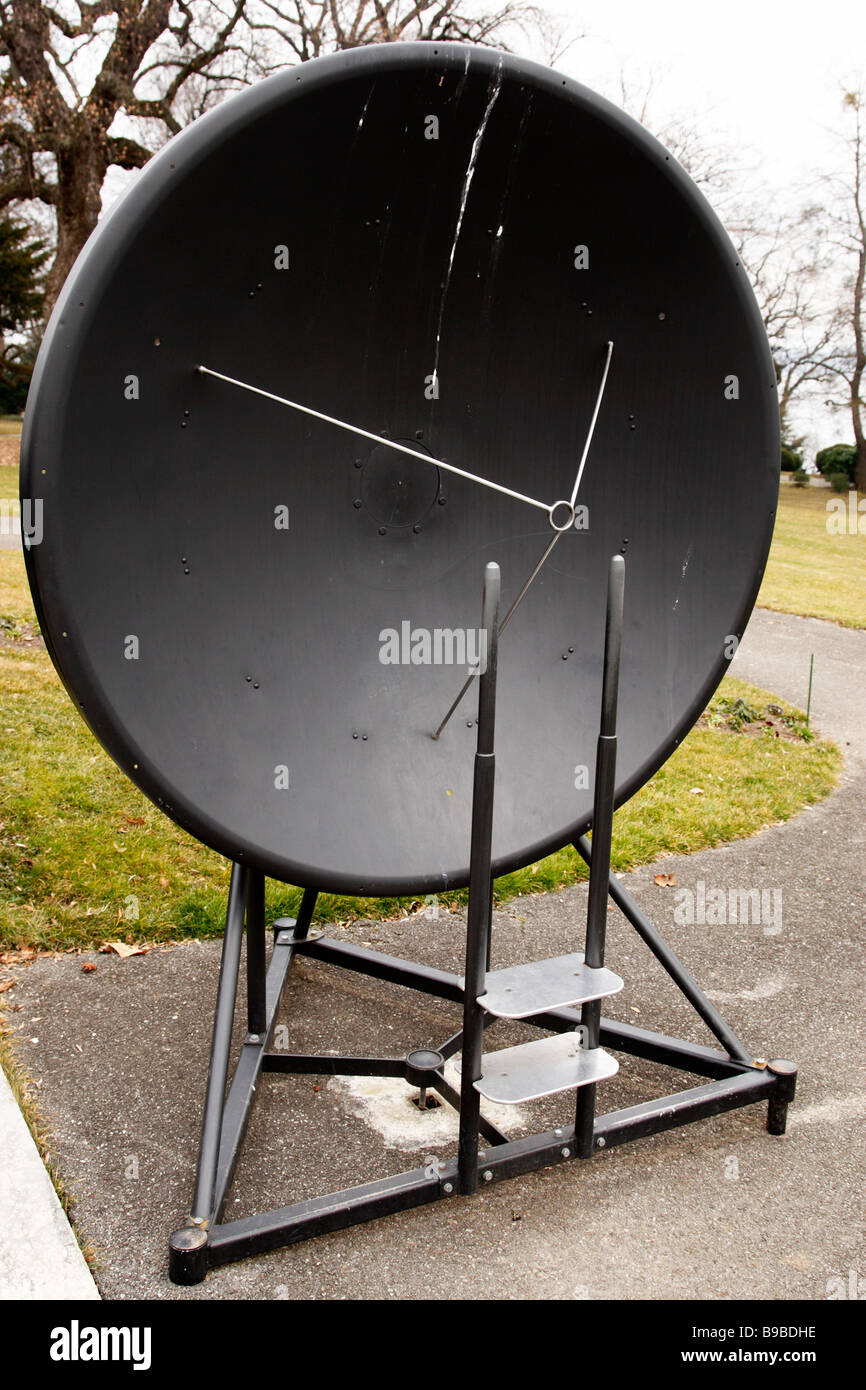 Sound mirrors hi-res stock photography and images - Alamy