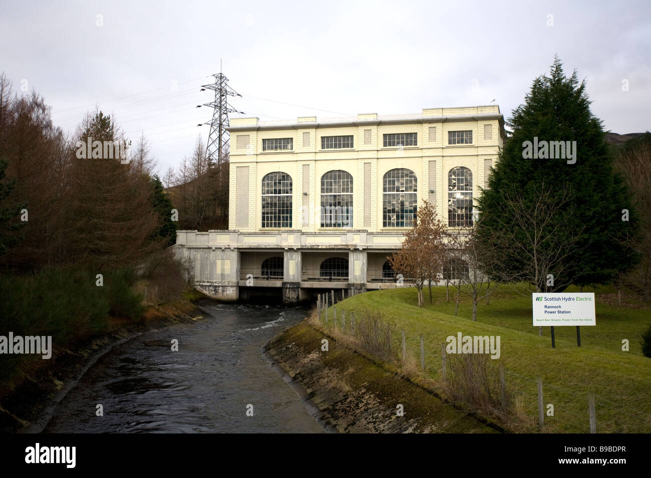 Hydro Electric power station on Loch Rannoch Scotland Stock Photo - Alamy