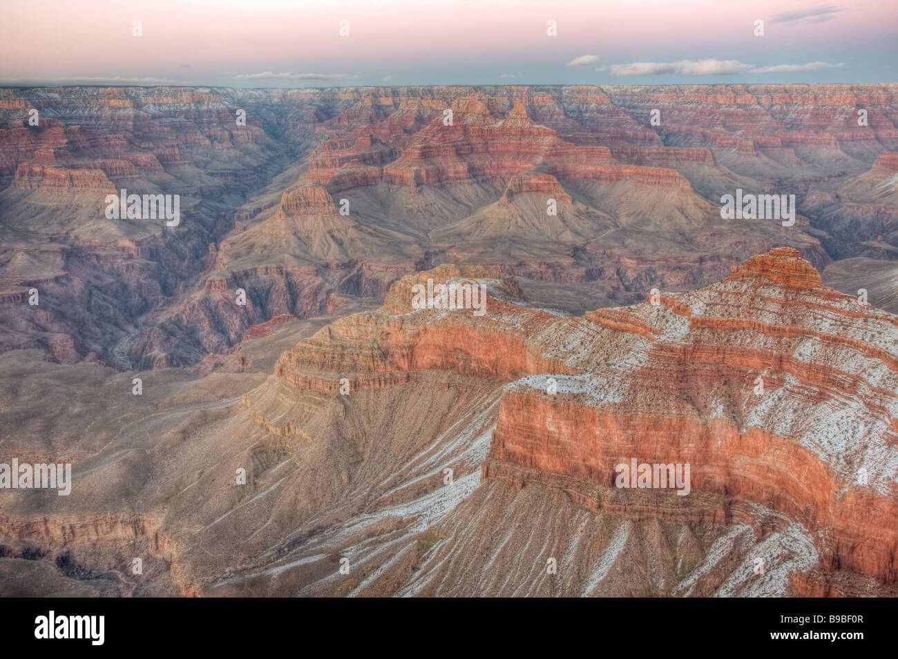 A winter view of the Grand Canyon after sunset from Mather Point In ...